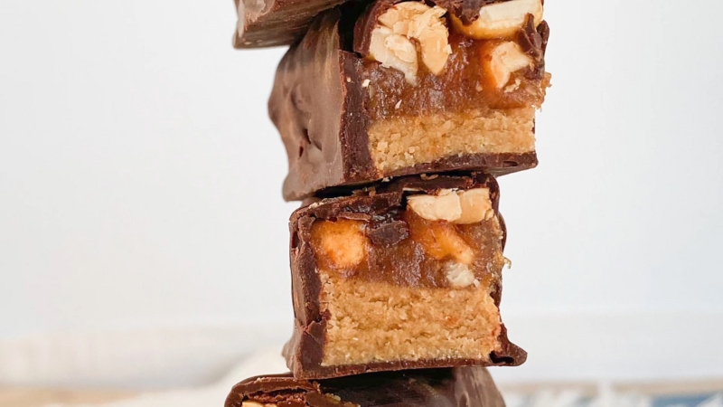 Best No-Bake Vegan Snickers Recipe (Tastes Like the Real Thing ...